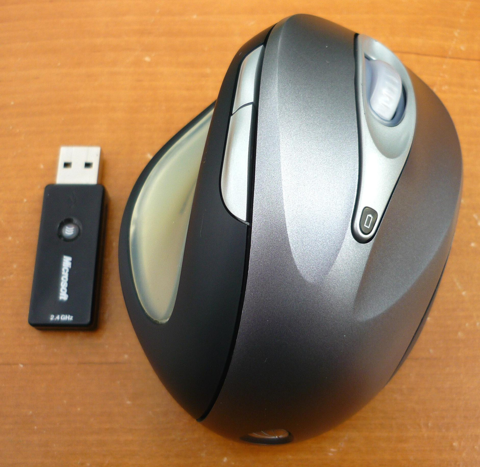 Microsoft Natural Wireless Laser Mouse 7000 Silver w/ Receiver Model 1117 - #5 | eBay