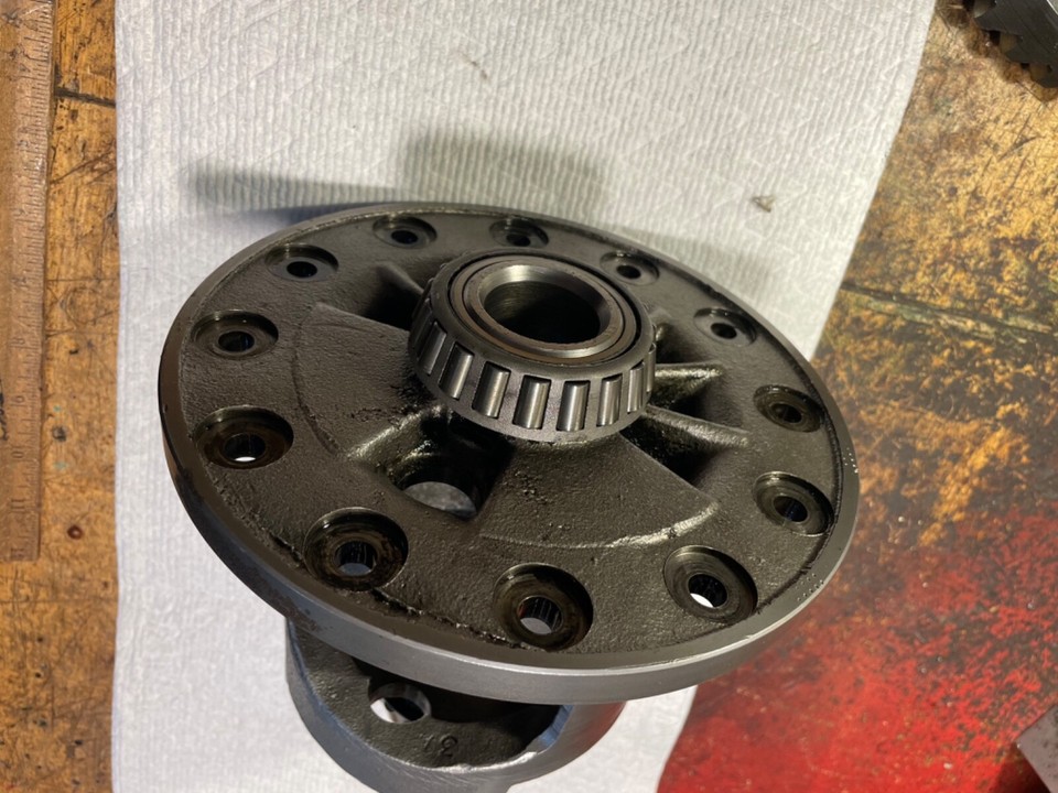 Eaton 12 Bolt Chevy Car Posi Carrier ED 32088 2-Series Limited Slip ...