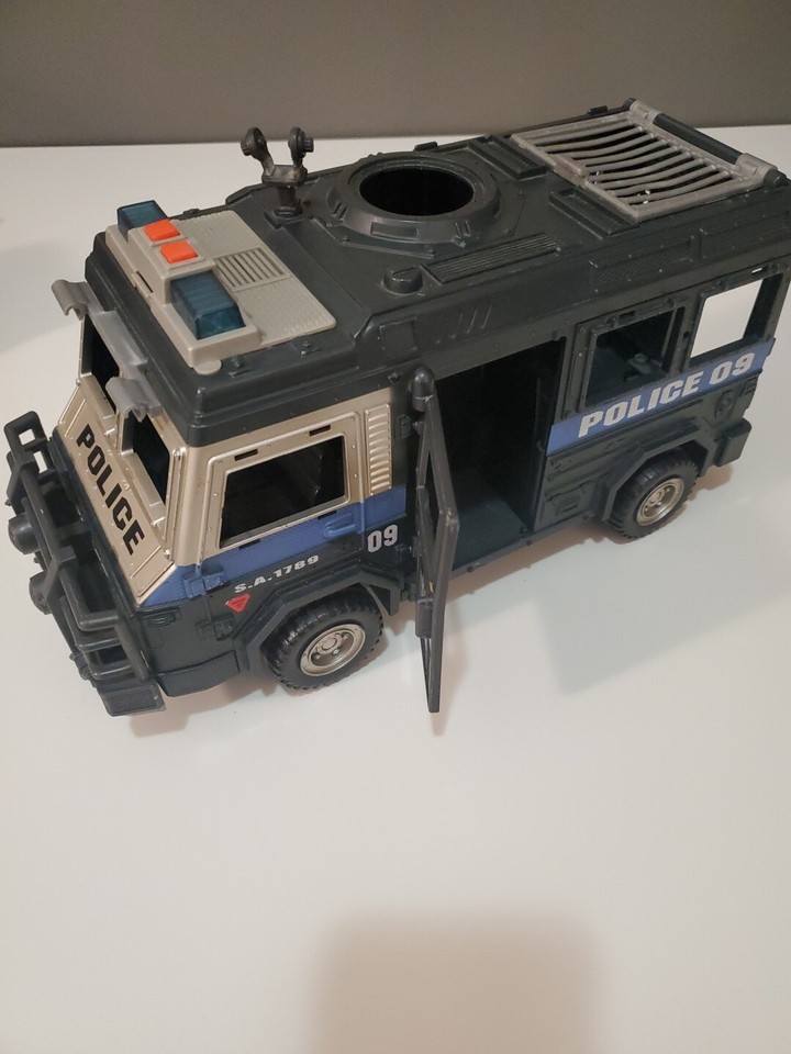 True Heroes Chap Mei Police Playset Truck As Is Great Condition ...