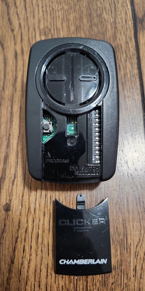 Chamberlain KLIK3U Clicker Universal 2-Button Garage Door Opener Remote ...