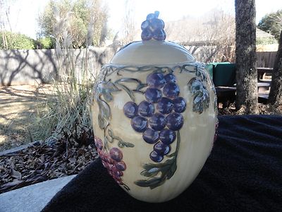 Noble Excellence Meritage Embossed Purple Red Grapes Leaves Large Tan ...