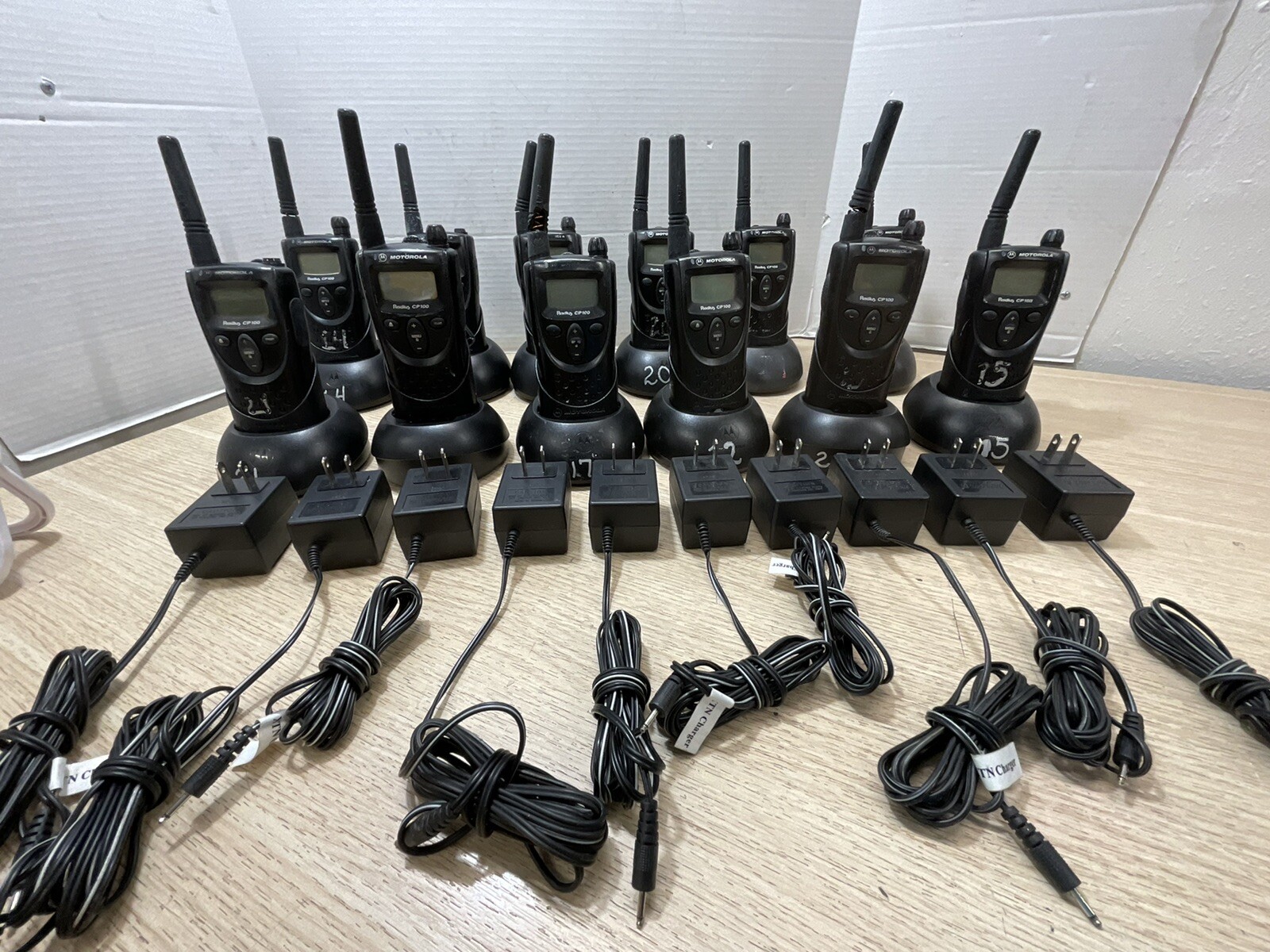 Motorola Radius CP100 P24SSC03F2AF Hand Radio Lot Of 12/bases/Adapters ...