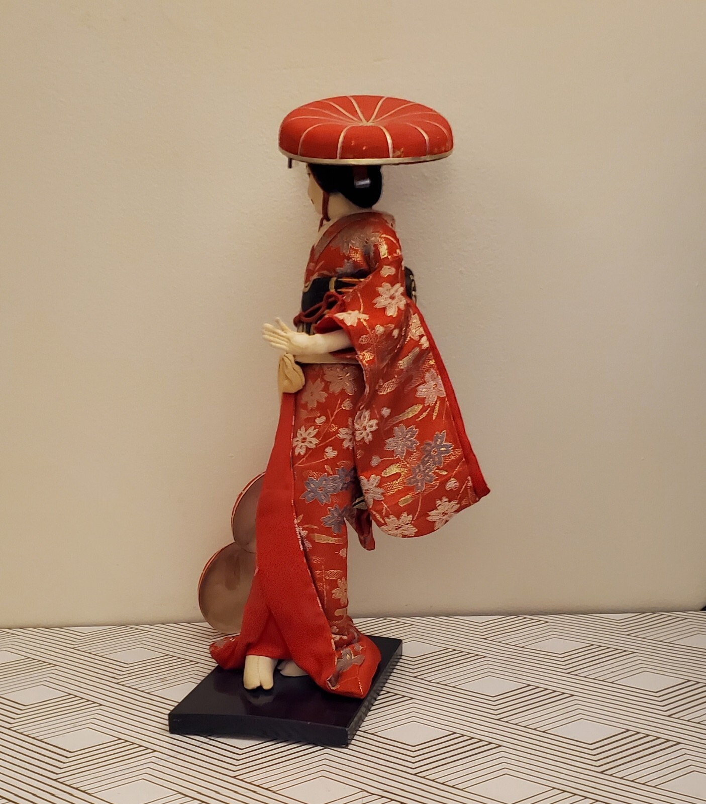 Japanese Geisha Doll in Red Kimono Kabuki Dance Of The Three Hats Doll ...