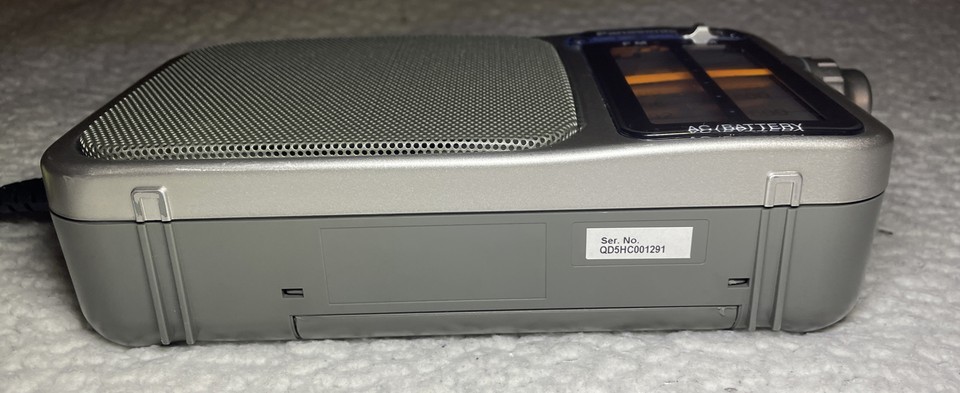 Panasonic Portable Radio FM-AM 2 Band Reciever RF-2400 Grey Silver ...