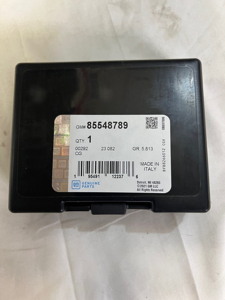 2007-2023 GM Wheel Lock Kit, Chrome 85548789 genuine OEM | General Motors