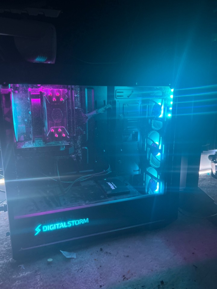 Digital Storm Gaming PC with mouse and keyboard led remote and cables ...
