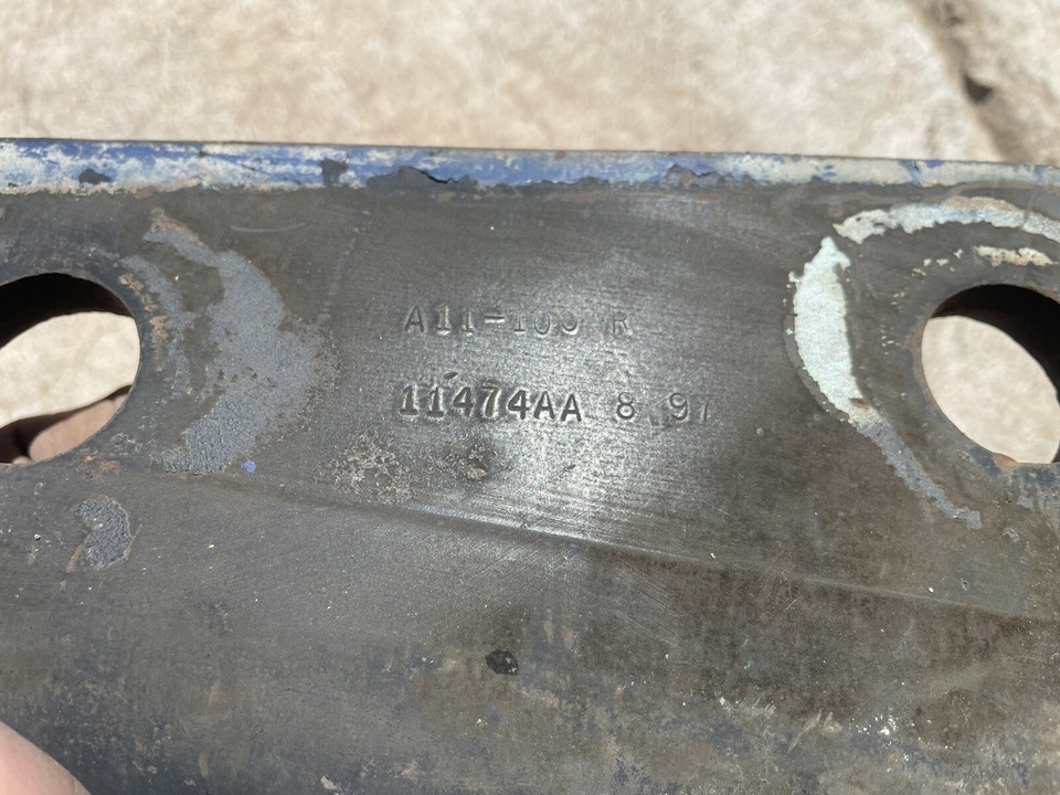 Paccar Kenworth Peterbilt BRACKET-CROSSMEMBER FRONT ENGINE SUPPORT A11 ...