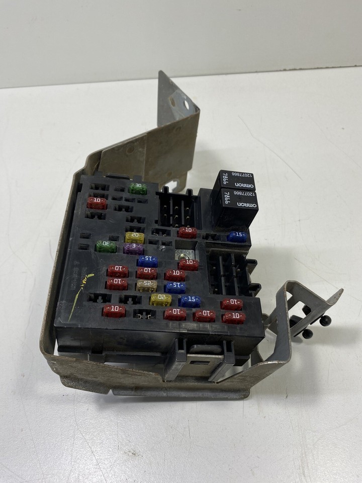 99 00 01 02 Chevy Silverado GMC Sierra Cabin Fuse Box Junction Relay ...