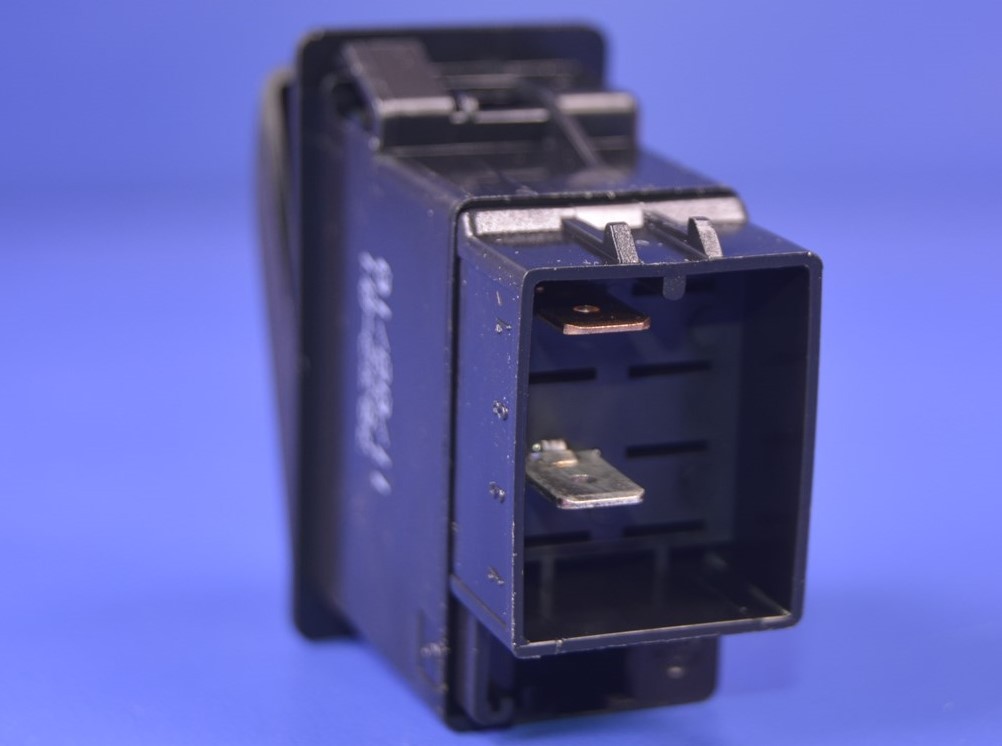 Hella Series 7832 Automotive interior On/Off Panel Switch 6EH007832-011 ...