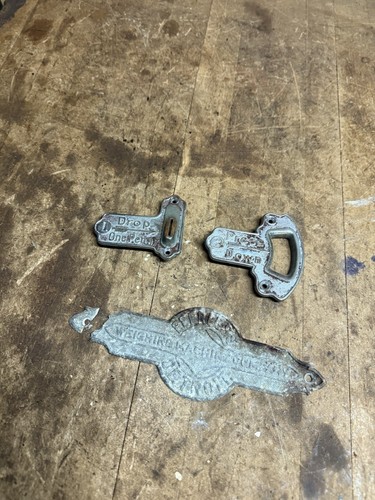 Peerless Penny Scale Coin Operated Weight Machine Emblems Tags Signs ...