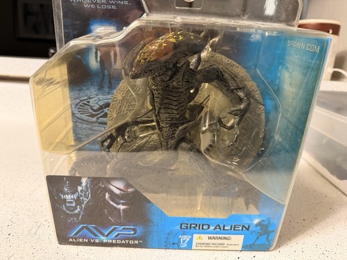 Grid alien AVP predator mcfarlane action figure spawn movie maniacs | eBay