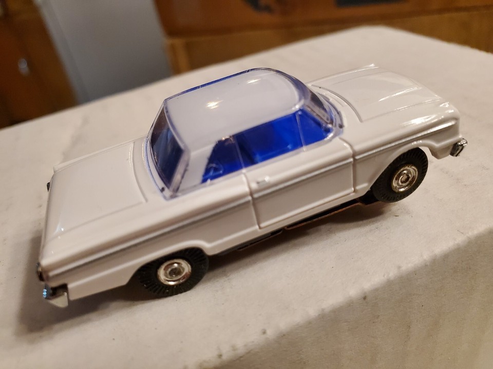 FAIRLANE WHIT, REBUILT AURORA CHASSIS ,TJET HO SLOT ORIGINALAURORA RIMS ...