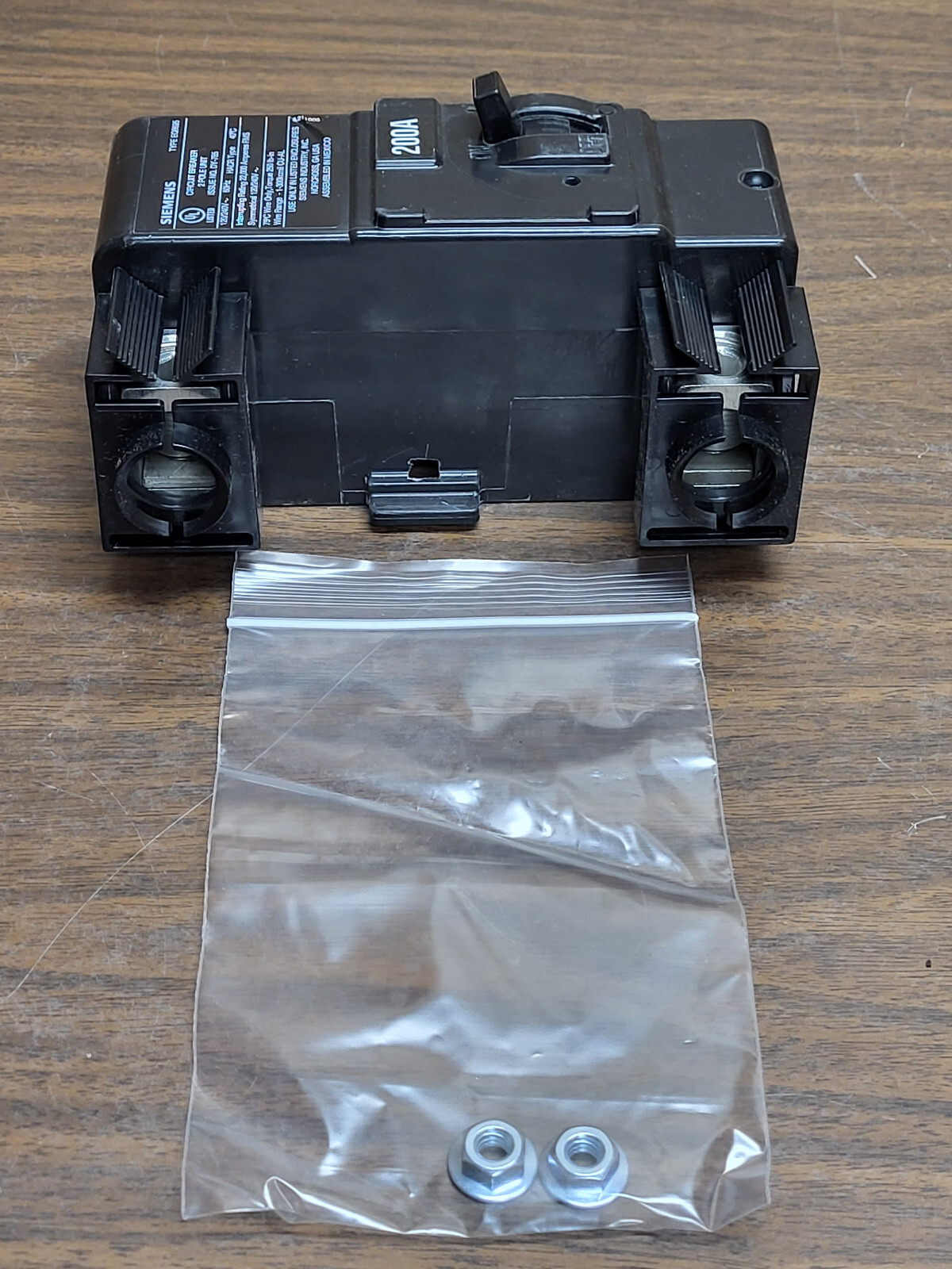 SIEMENS MBK200A EQ8695 200 AMP 2 Pole 120/240 VOLT MAIN CIRCUIT BREAKER ...