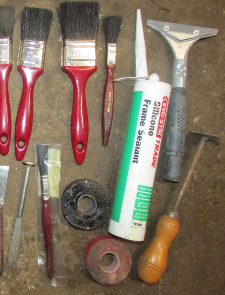 Job Lot of Decorators Painters Scrapers Brushes etc Decorating Tools ...
