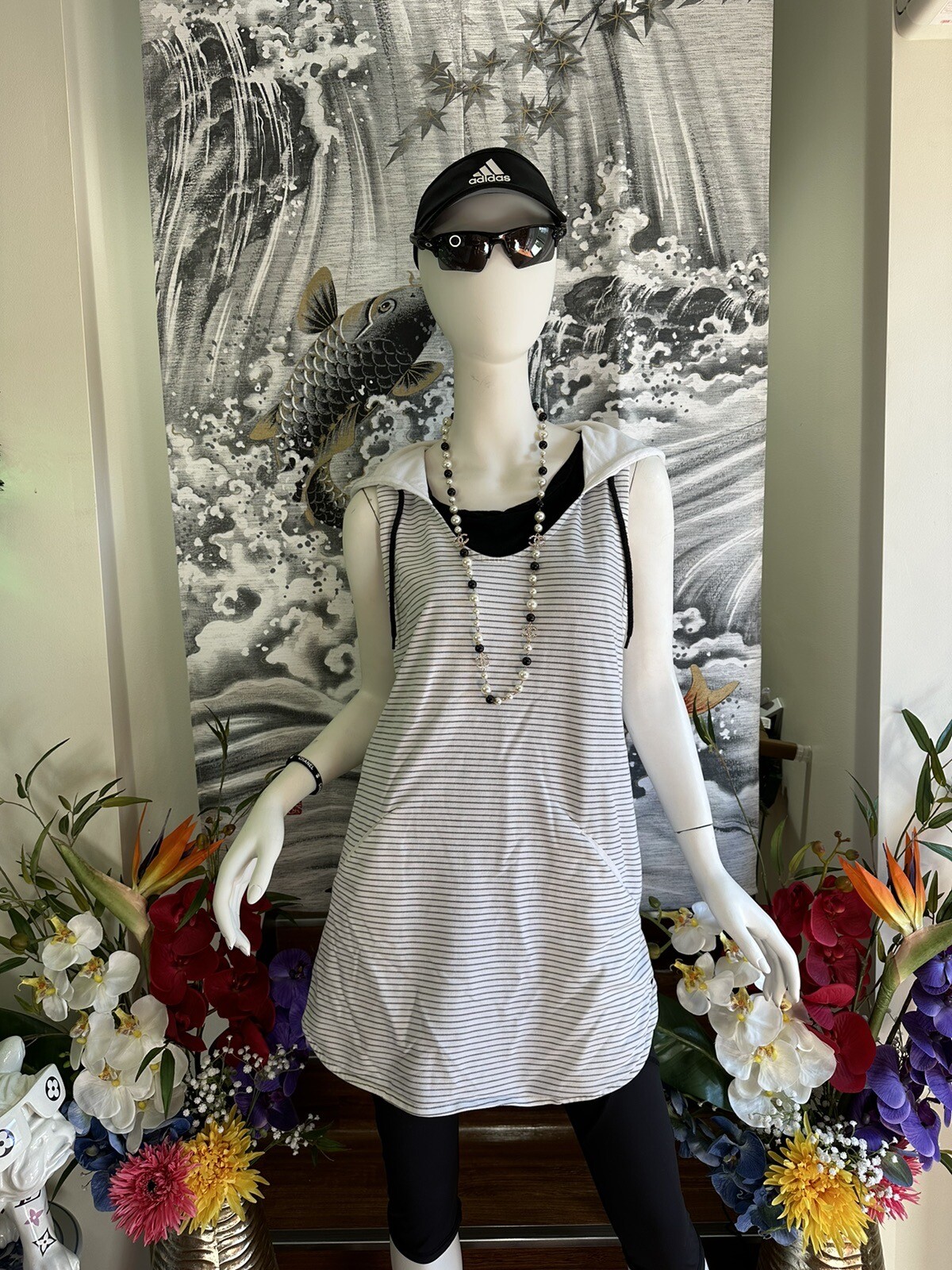 ROXY GRAY & WHITE STRIPED SLEEVELESS V-NECK RACER BACK HOODIE SIZE XL ...