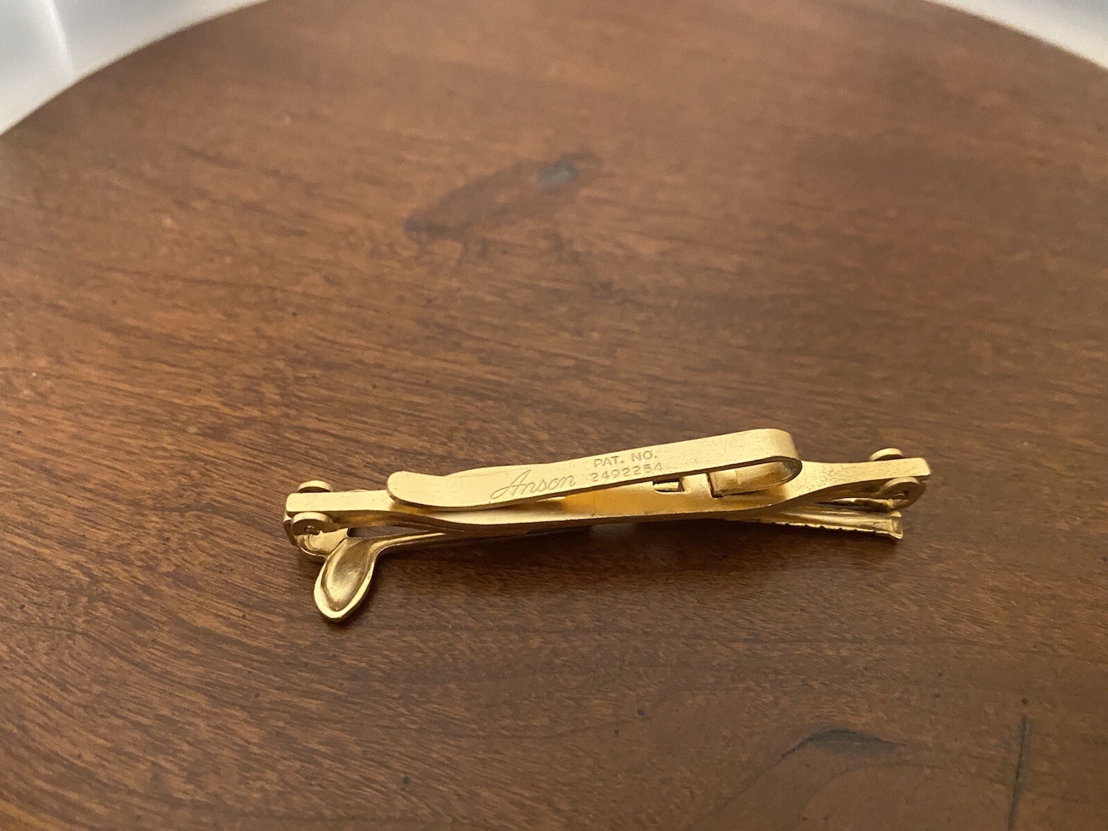 Vintage Anson Hinged Gold Tone Golf Clubs Tie Clip - Gem