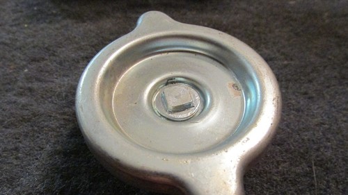 NOS 232 258 6 CYLINDER ENGINE OIL FILLER CAP NEW SO-66 FITS 1968 -1979 ...