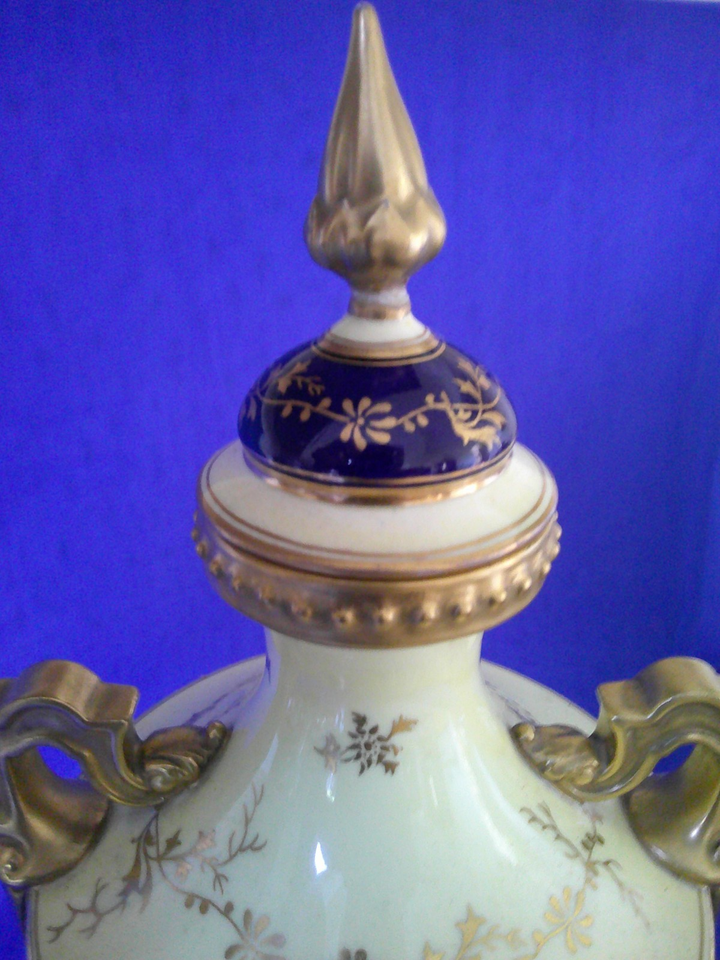 20th Century Coalport 2 Handled Vase & Cover Ornately Decorated With ...