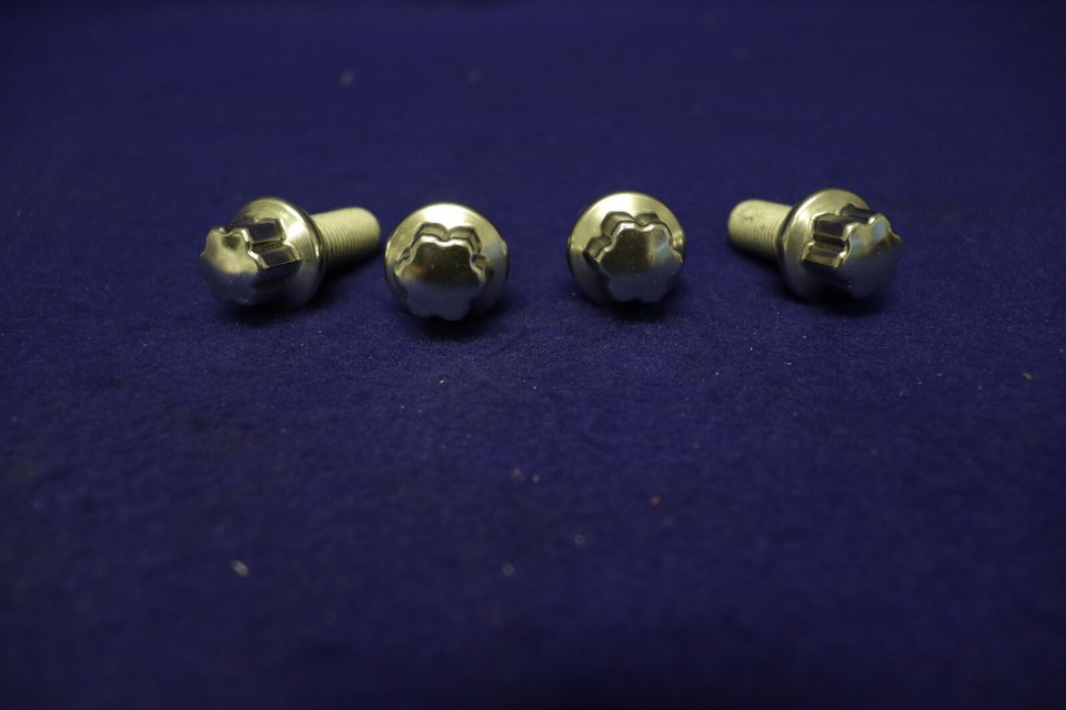 New Genuine Mercedes-Benz Wheel Bolt Lug 0009905107 4 PACK MBA1024 | eBay