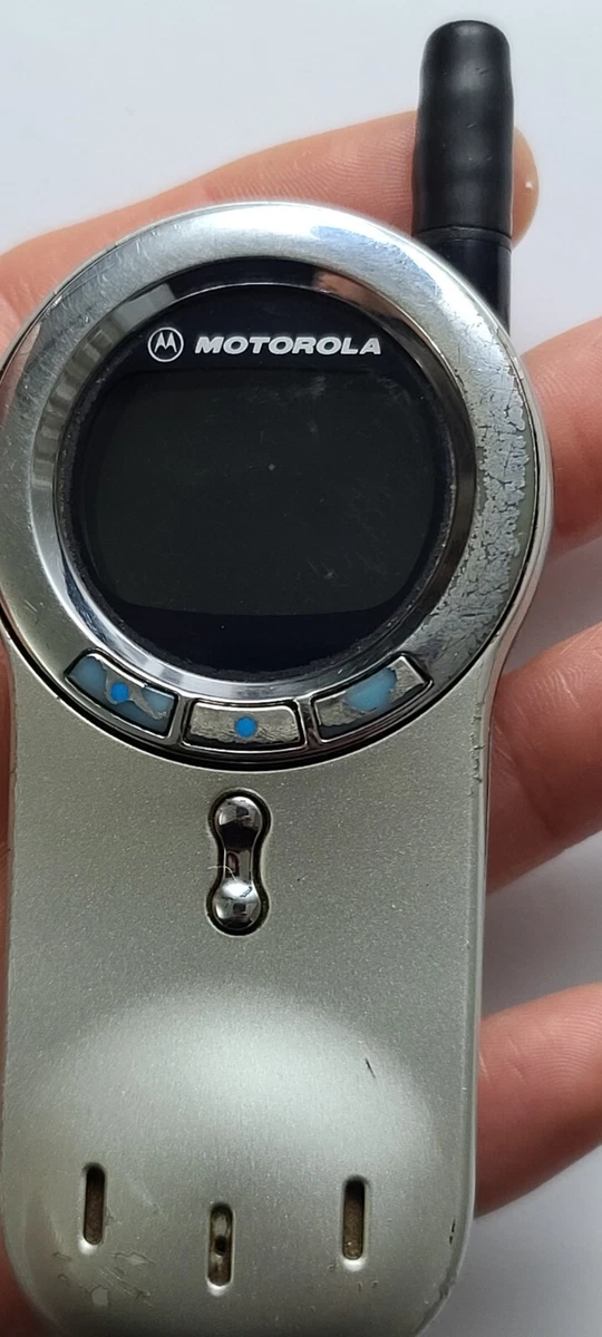 Motorola V70