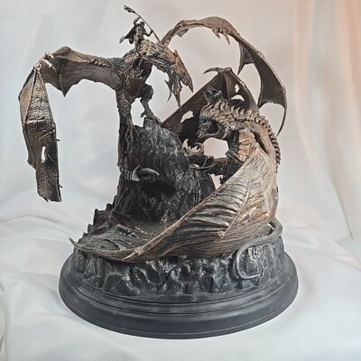 Middle Earth Shadow Of War Mithril Edition Tar-Goroth vs Carnan Statue ...