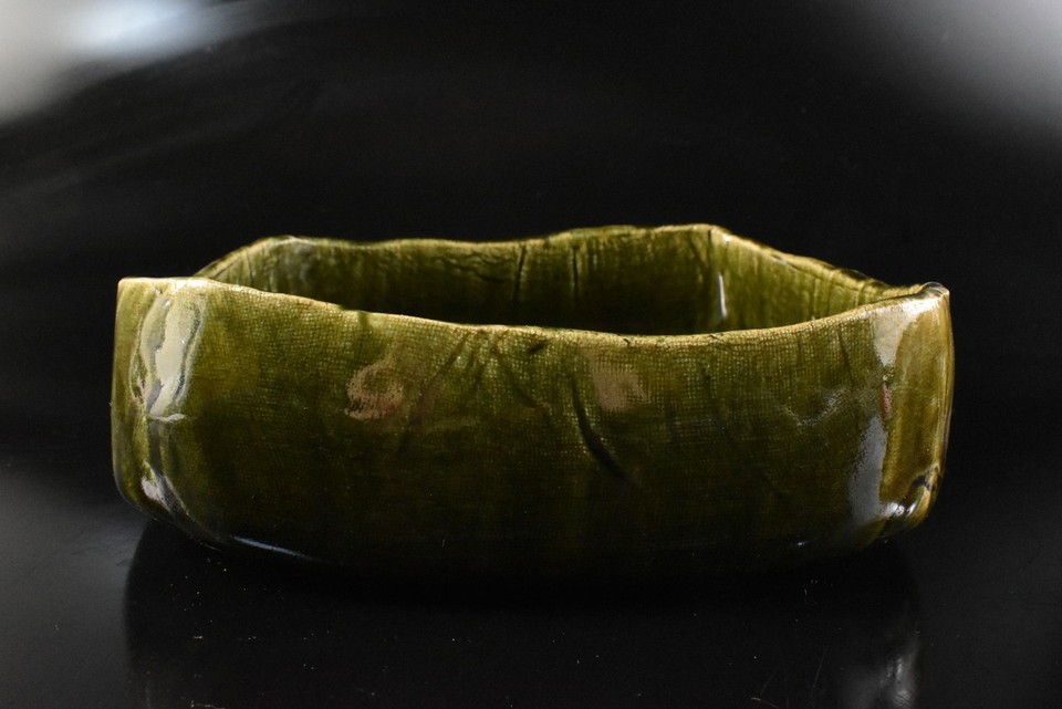 T533: Japanese Seto-ware Green glaze DESSERT BOWL/dish, auto w/signed ...