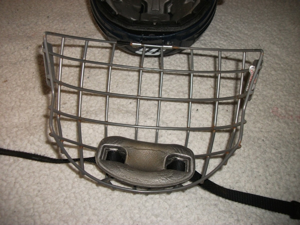 Casco De Hockey M11 Over The Next Five Months, We Will Be Inviting And
