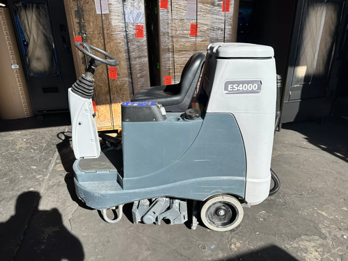 Nilfisk Advance ES4000 Ride On Carpet Extractor Total Carpet Care NEW ...