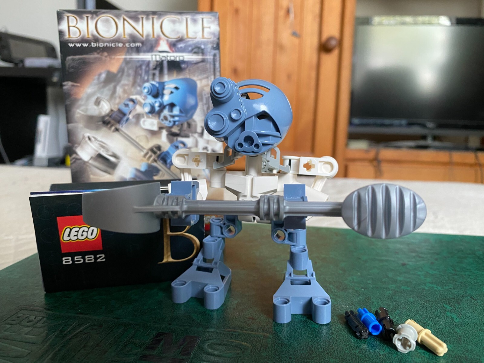 LEGO BIONICLE: Matoro (8582) Complete w/ box & instructions ...