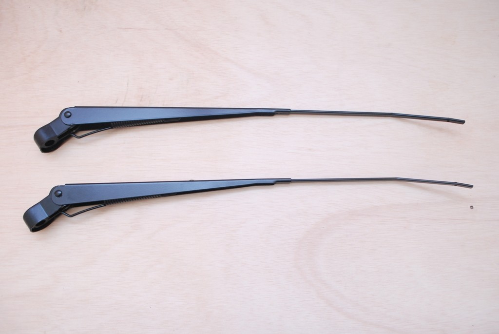 MITSUBISHI FUSO CANTER FE110 FE111 FE211 WINDSHIELD WIPER ARM PAIR (RHD ...
