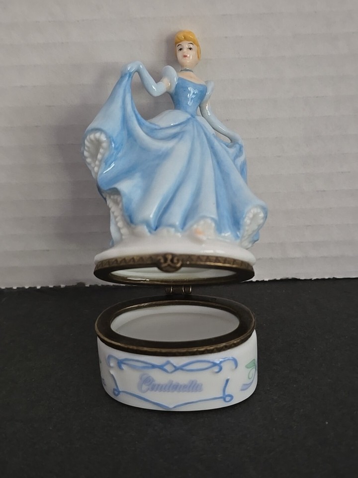 PHB Collection Disney Cinderella Trinket Box With Glass Slipper ...