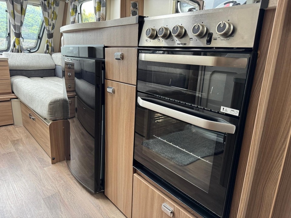 2017 Swift Sprite Major 4 SB - Transverse island bed-4 berth-Ben Nevis ...