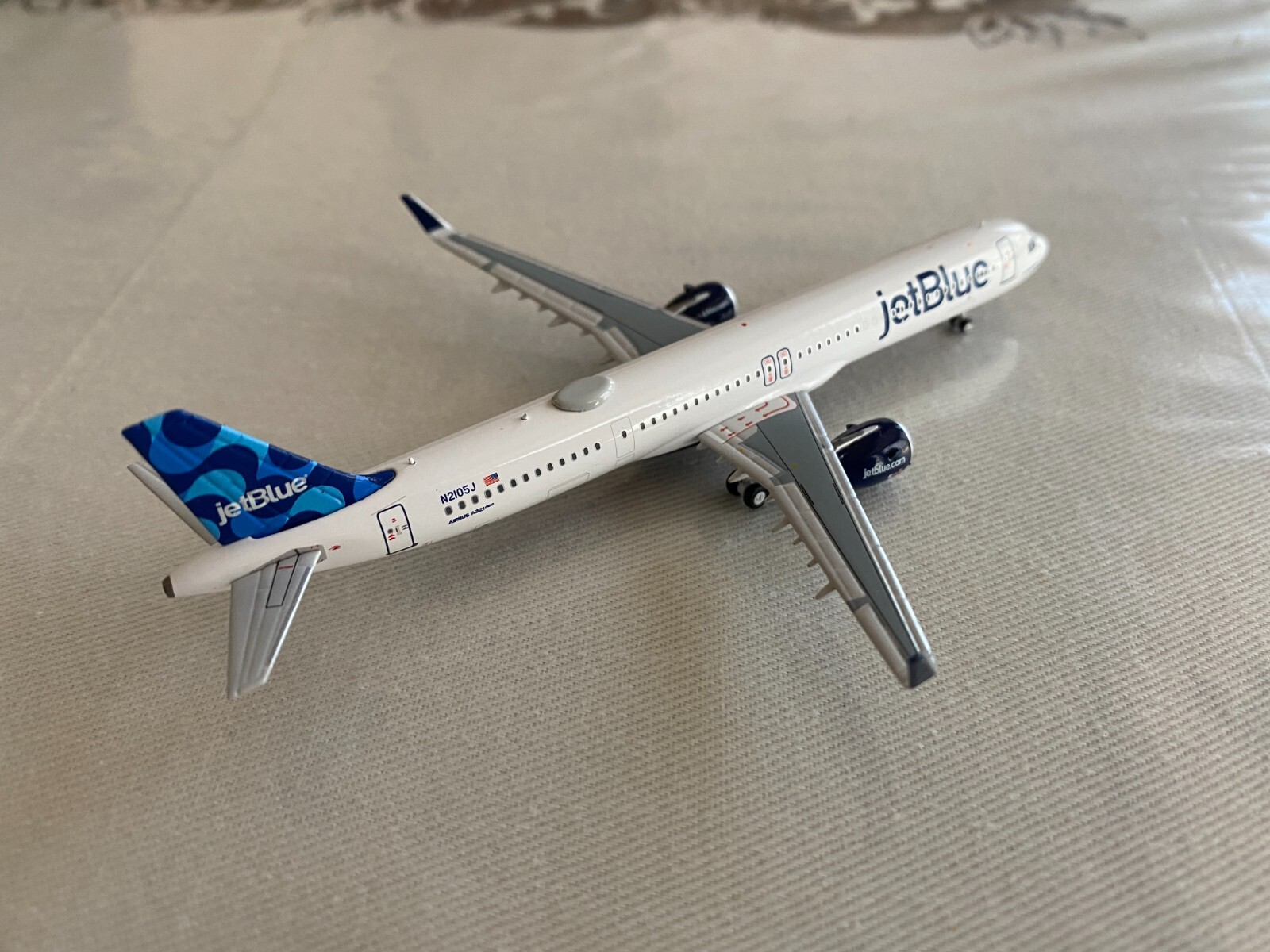 Winglux (Panda Models) 1:400 JetBlue Airways Airbus A321NEO "Streamers ...