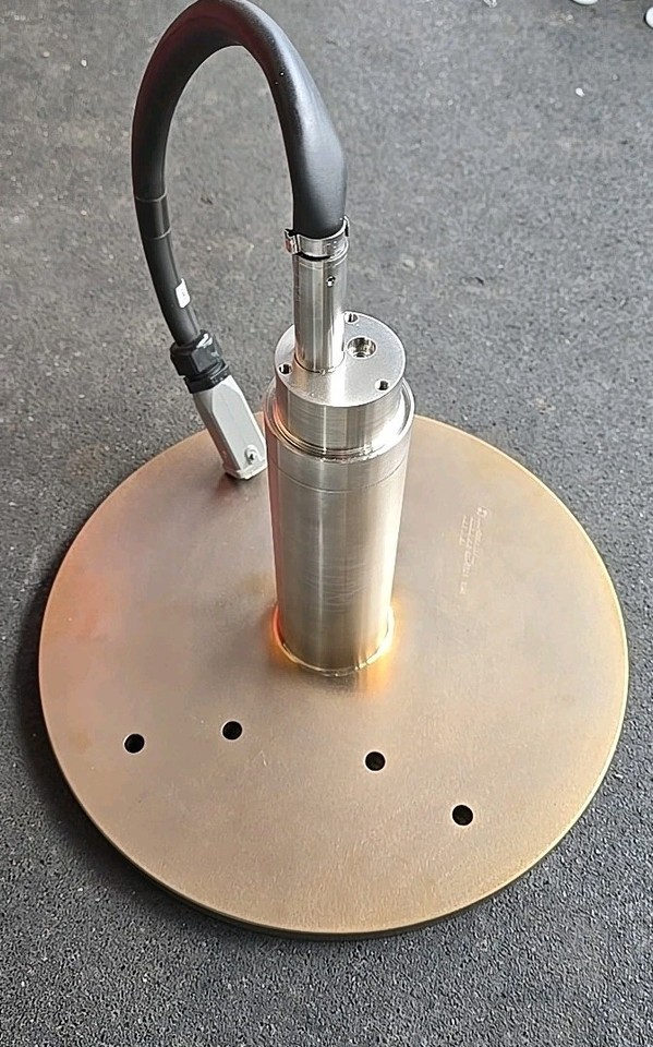 AMAT 0040-53558 Rev. 001 300mm Semiconductor wafer vacuum heater CVD ...