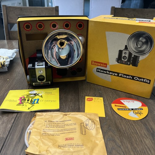 Vintage Kodak Brownie Hawkeye Outfit in Original Box Flash Model Camera ...