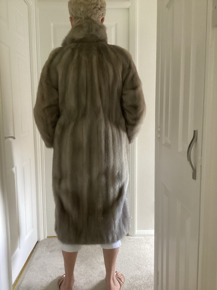 Beautiful Mink Coat Slight Damage 18ins From Bottom Fully Lined VGC ...