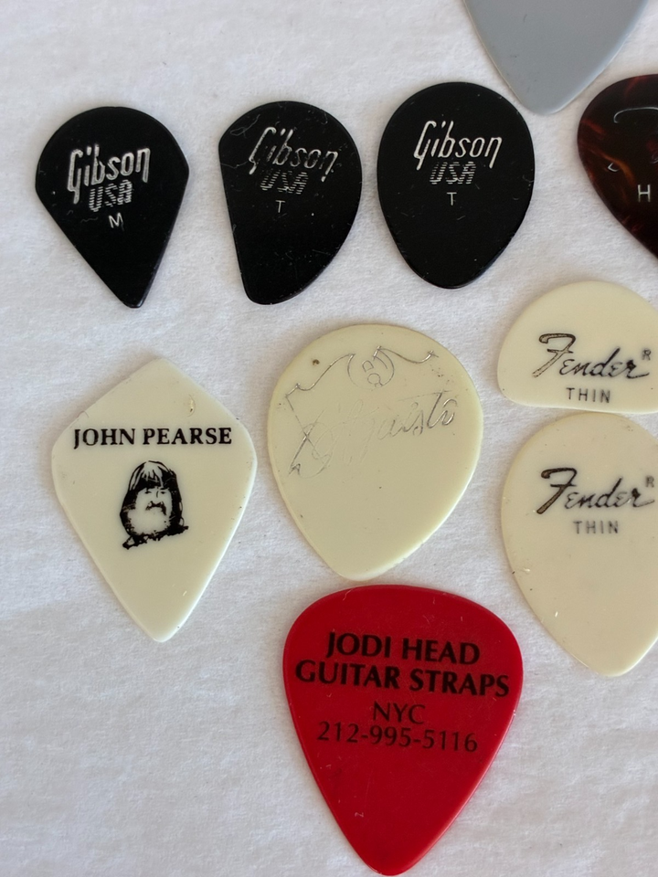 Lot of 18 VTG Guitar Picks Fender Gibson Benedetto John Pearse Tortex ...
