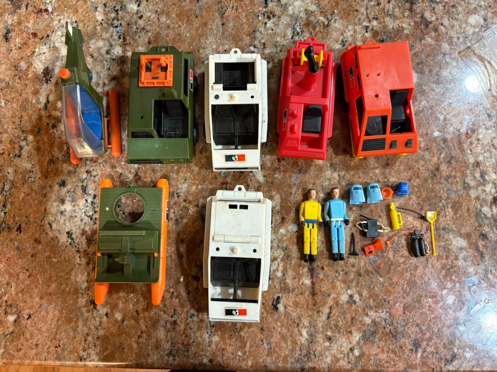 VINTAGE LESNEY MATCHBOX MOBILE ACTION COMMAND VEHICLE AND PARTS LOT | eBay