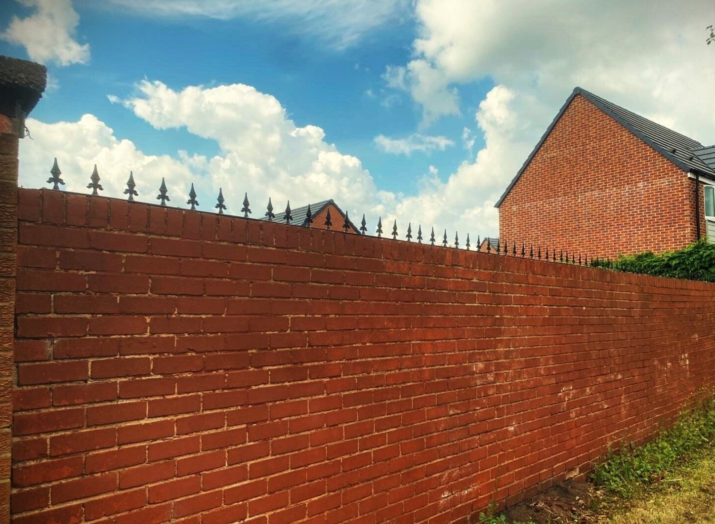 HIGH QUALITY – SOLID STEEL – DECORATIVE – SECURITY – WALL / FENCE ...