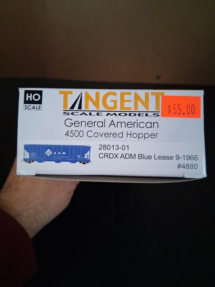LOT X 2 TANGENT HO TRAINS HOPPER #28013-01, 8,000 TANKCAR #22121-04 MIB ...