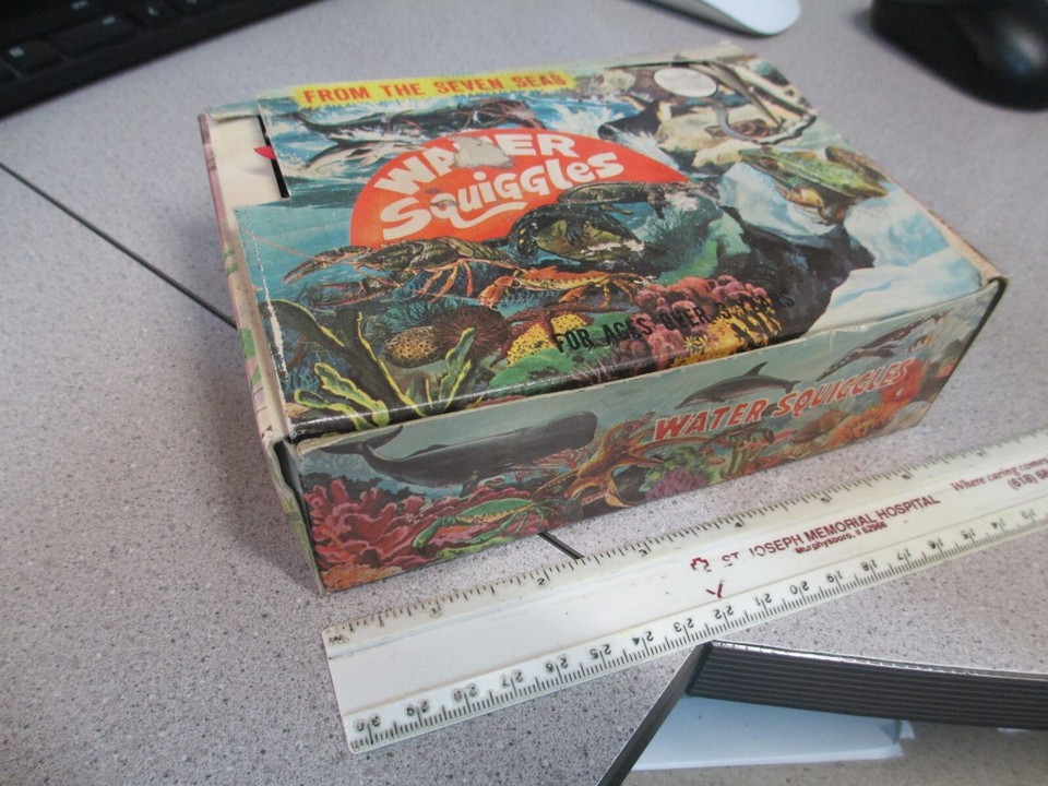 WATER SQUIGGLE 1974 Imperial toy store display box gumball snake ...