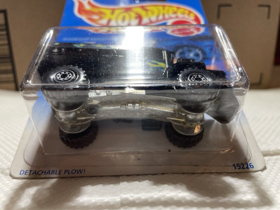 HOT WHEELS HW OshKosh SnowPlow Flamethrower Dump Truck #387 NEW in ...