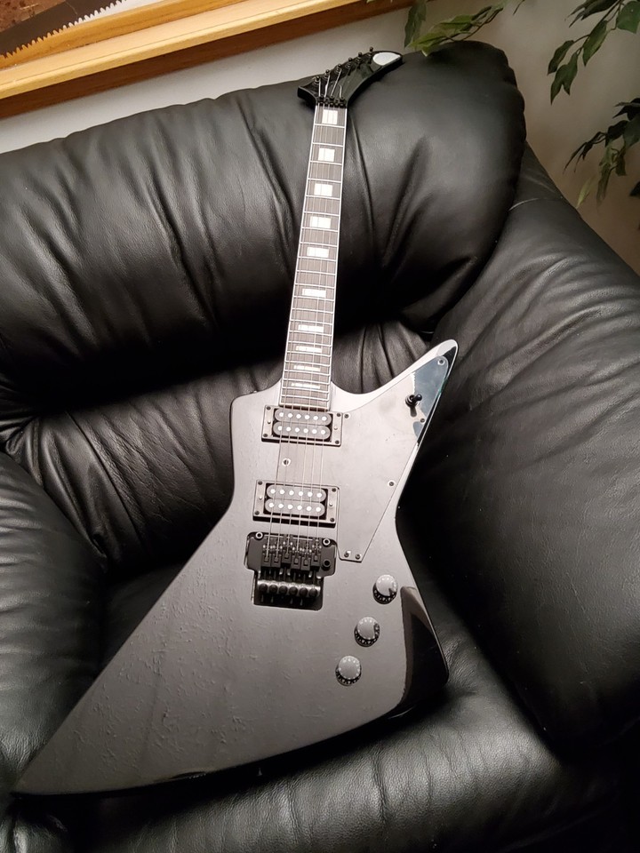 Explorer Style Electric Guitar with Floyd Rose style tremelo Chibson ...