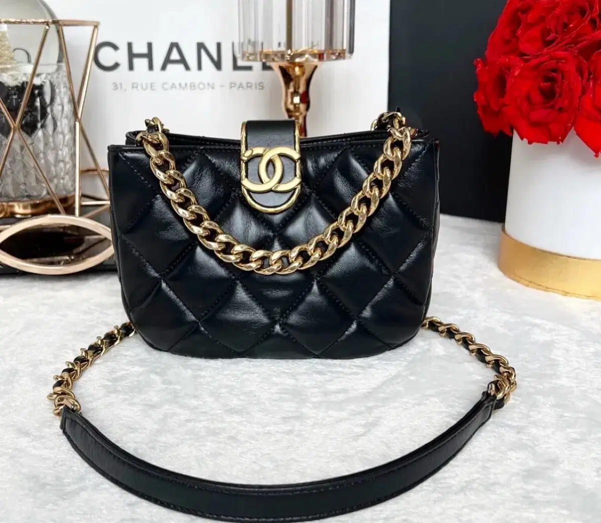 Full set brand new Chanel season bag with built-in to… - Gem