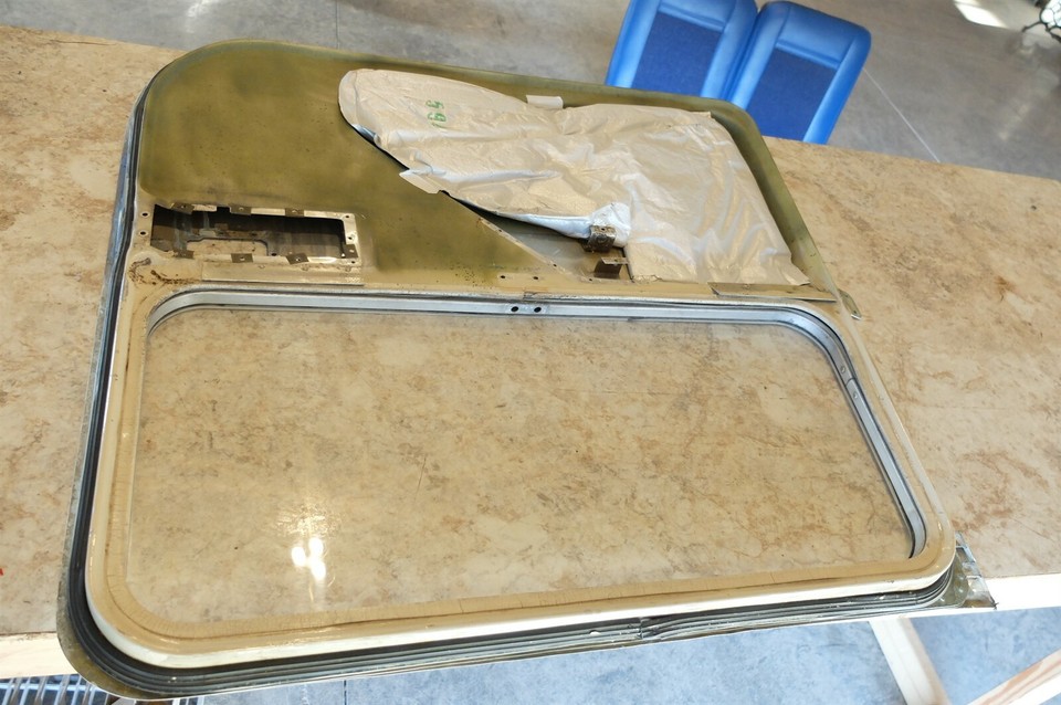 Cessna 150 152 copilot right side door and window 0413390-2 | eBay