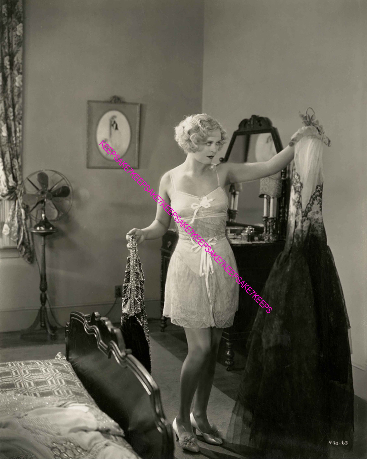 ACTRESS PHYLLIS HAVER WEARING A LACE SLIP LEGGY 1928 8x10 PHOTO A-PHAV ...