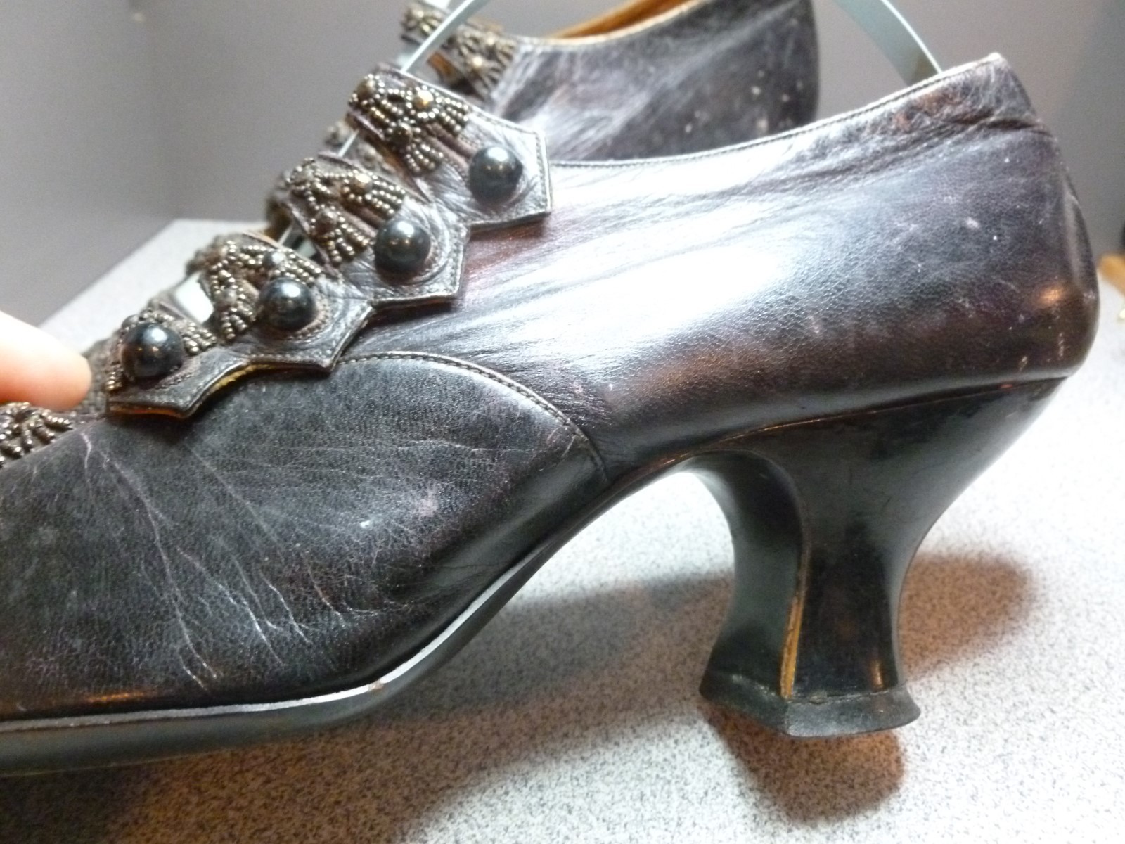 Sorosis Women's Antique Leather Metal Beaded Button Shoes Reg US Pat | eBay