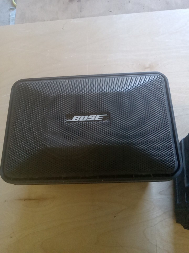 Set Of 2 Bose Model 101 Music Monitor Indoor Outdoor Pair of Speakers ...