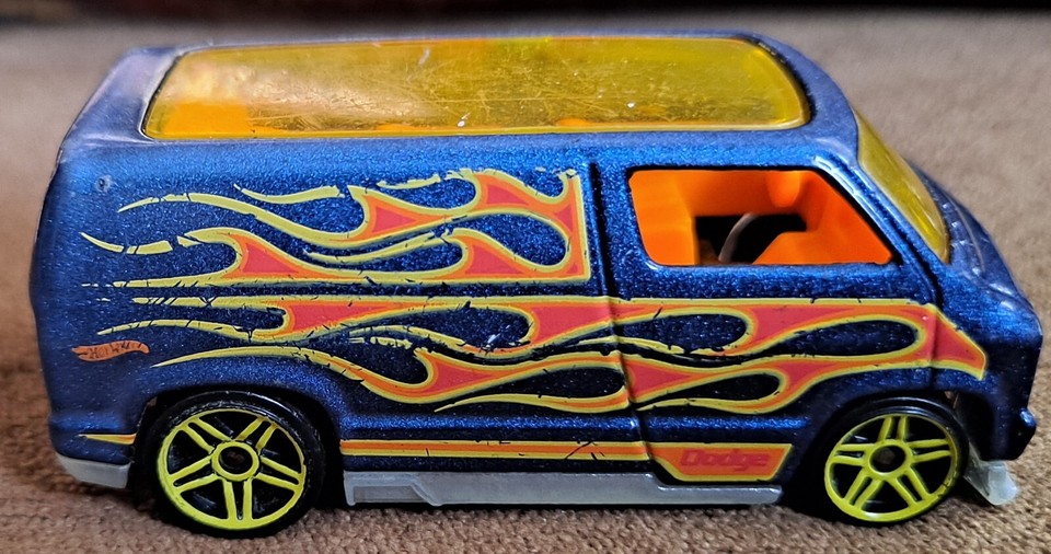 Hot Wheels Custom77 Dodge Van Flames Blue K13 Mattel L9922, 1186, MJ, I ...