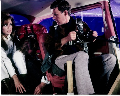 Robert Wagner Raquel Welch 8x10 photo #B4501 | eBay